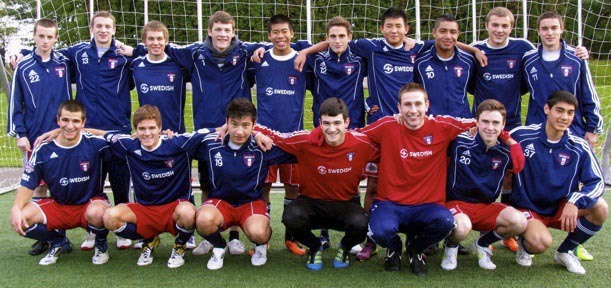 Local soccer players help teams win | Sports brief | Mercer Island Reporter