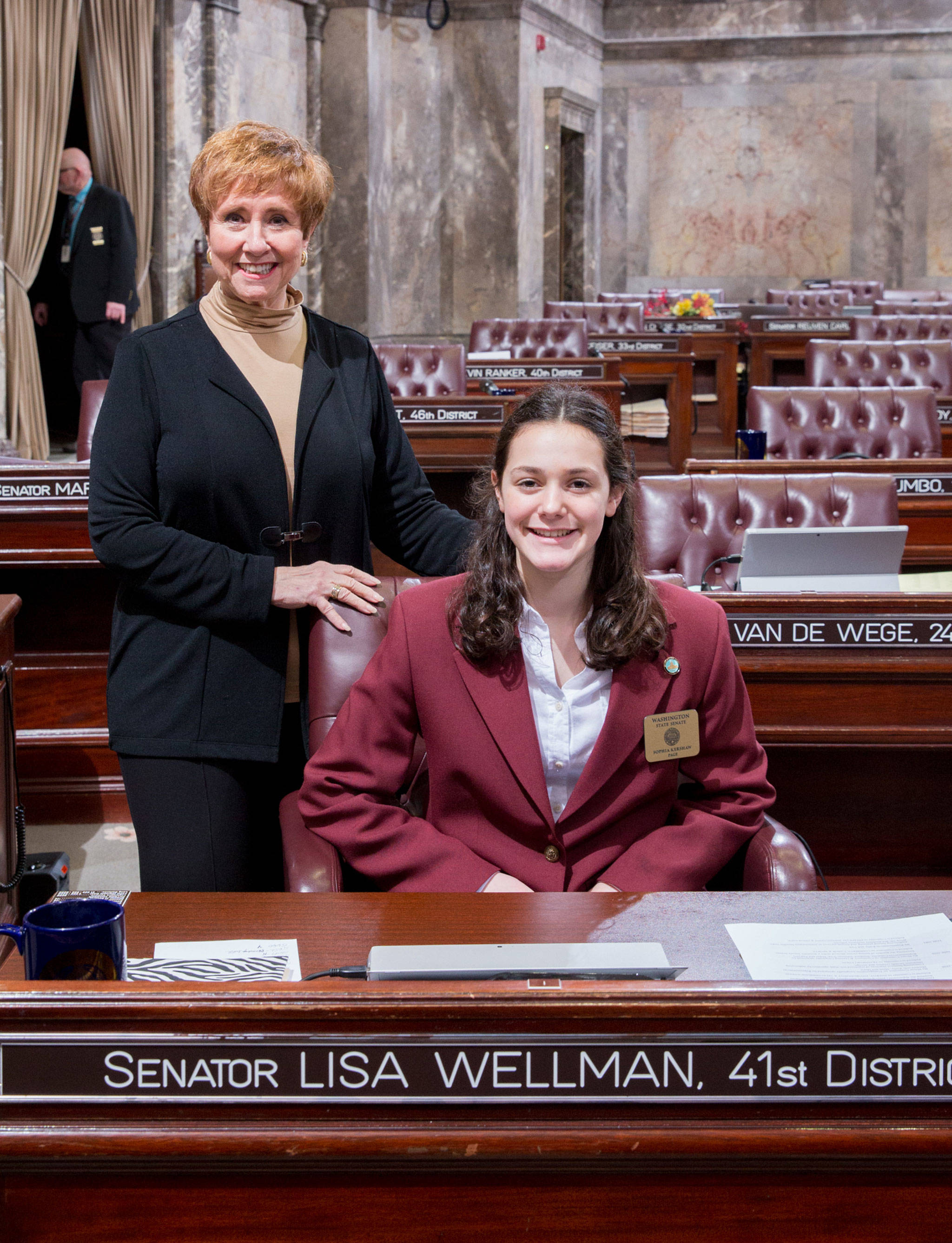 Two Mercer Island freshmen serve as Senate pages | Mercer Island Reporter