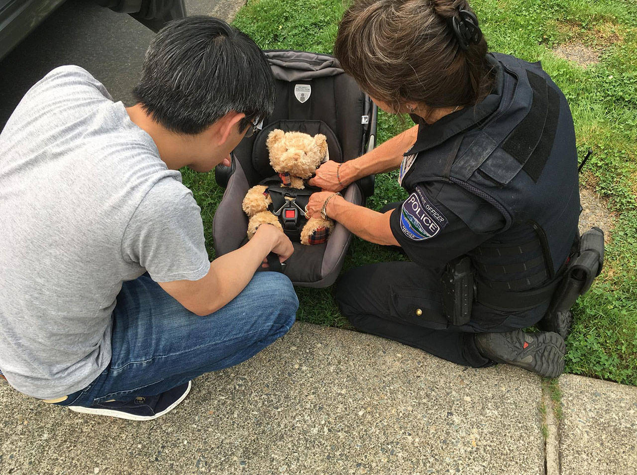 Mercer Island police provide car seat safety tips | Mercer Island Reporter