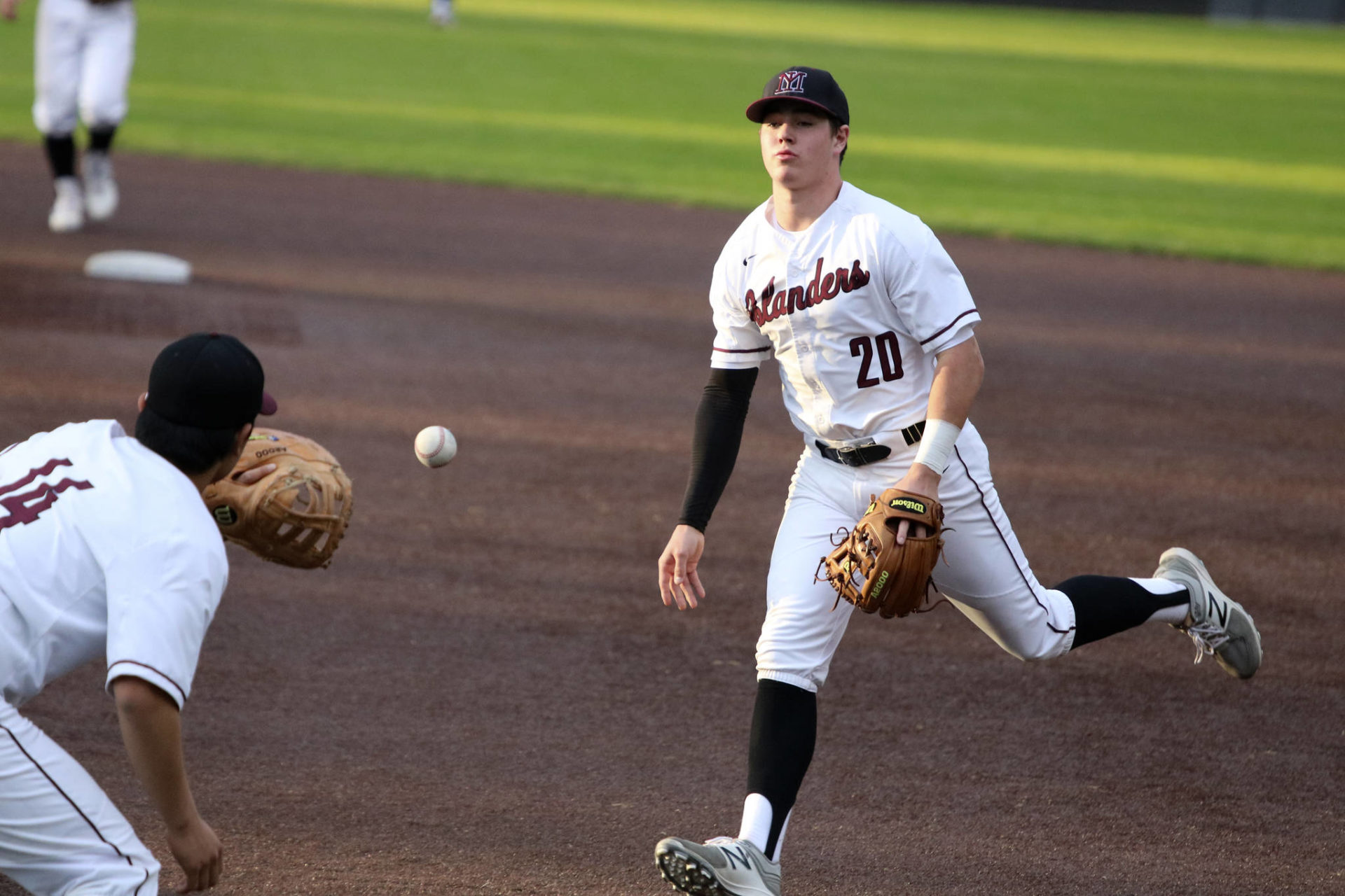 Islanders register comeback triumph on diamond | Mercer Island Reporter