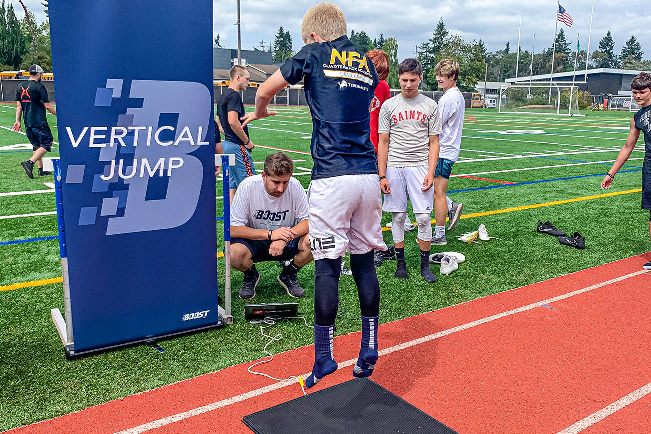 Football and baseball players participate in Standardized Athlete Test ...