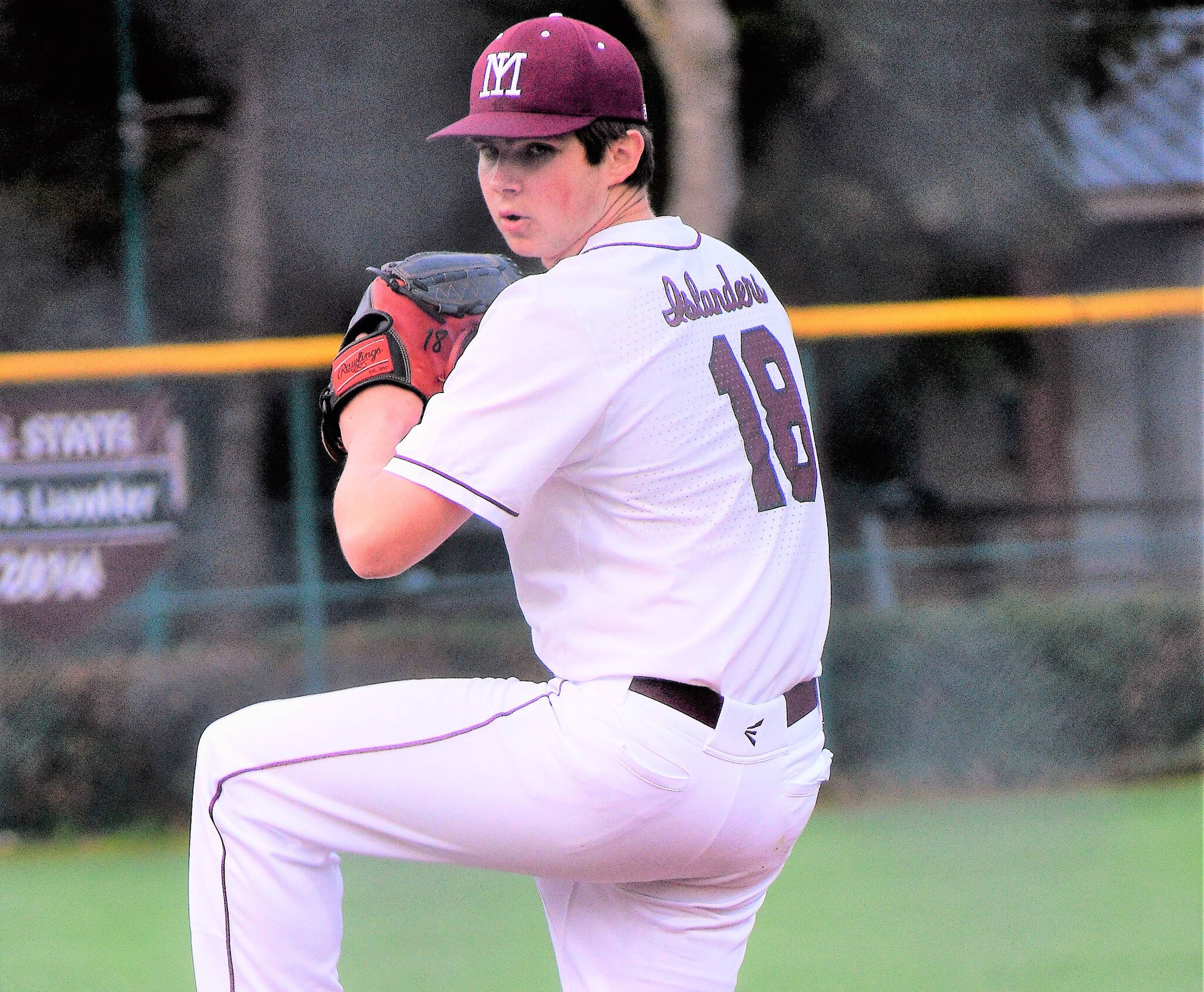 Beebe is pitching with confidence for Islanders | Mercer Island Reporter
