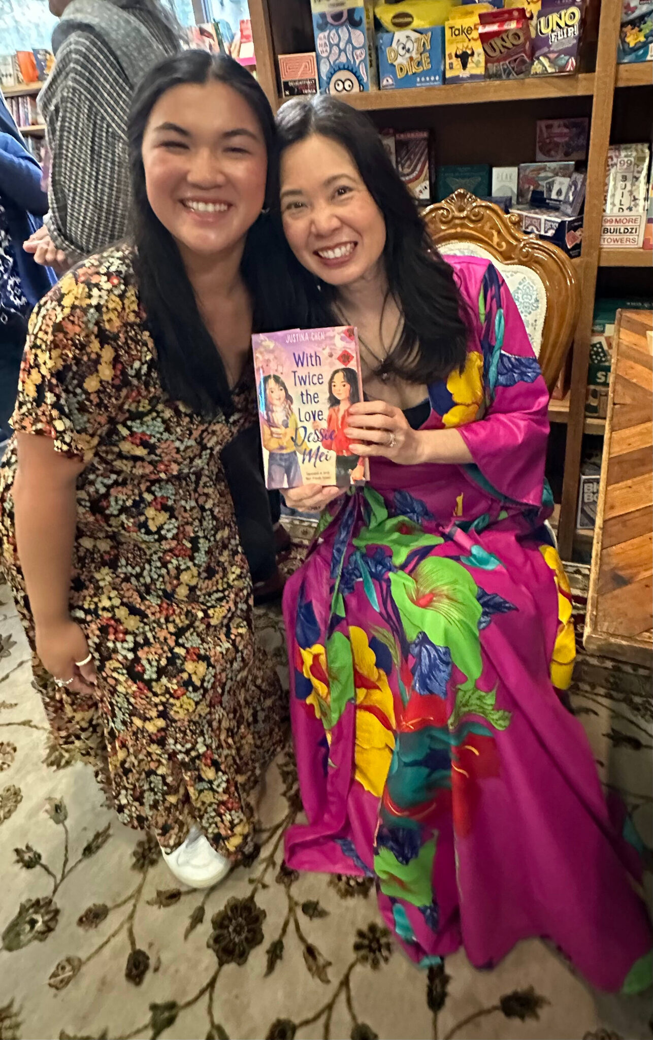 Author Chen visits Island Books | Mercer Island Reporter