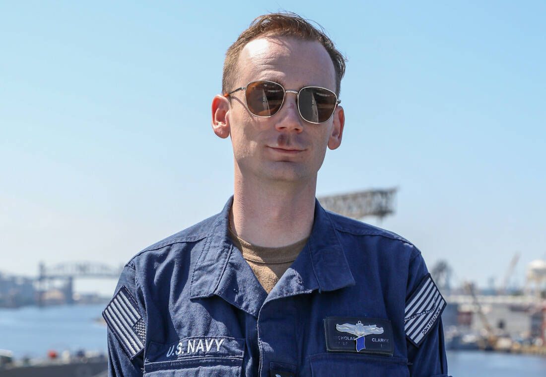 Mercer Island native serves aboard Navy warship in Norfolk | Mercer ...