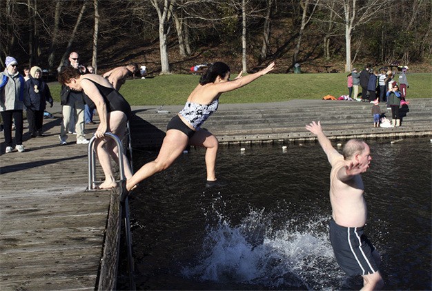 Polar plunge | Mercer Island Reporter