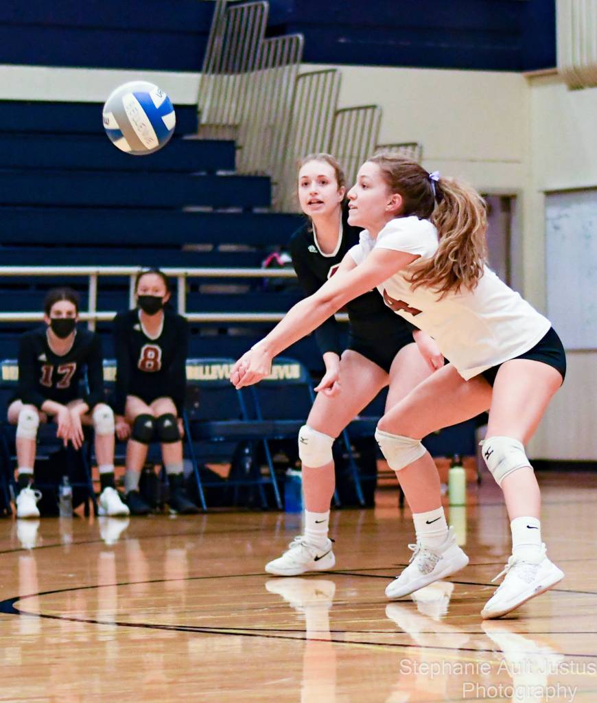 Islander volleyball still vying for state spot | Mercer Island Reporter