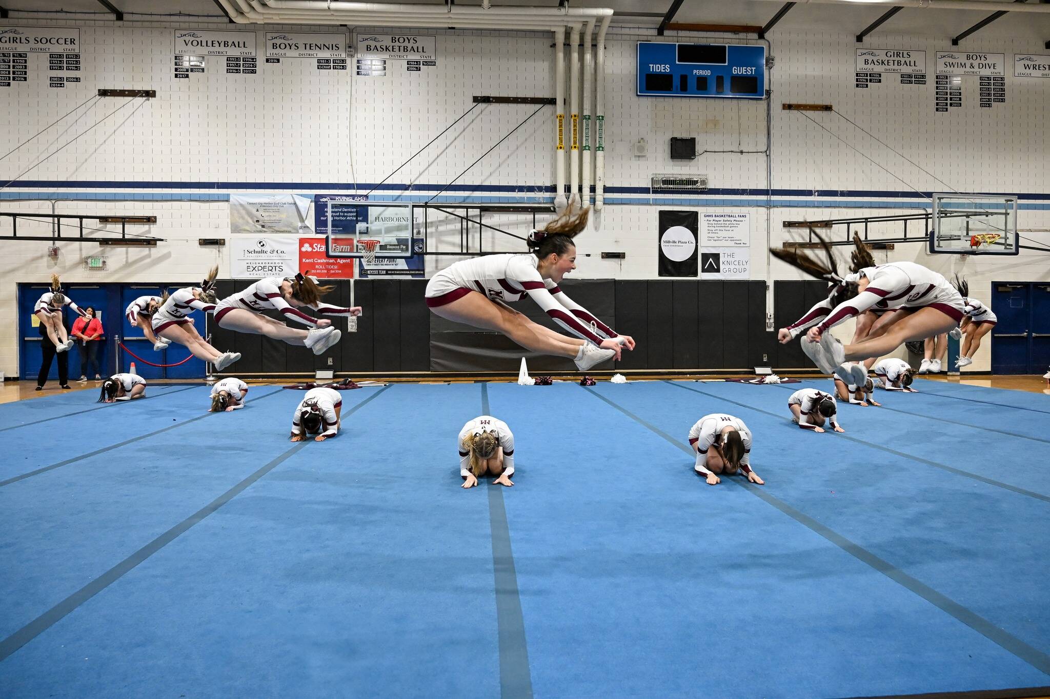 MIHS cheer squad headed to state championships | Mercer Island Reporter